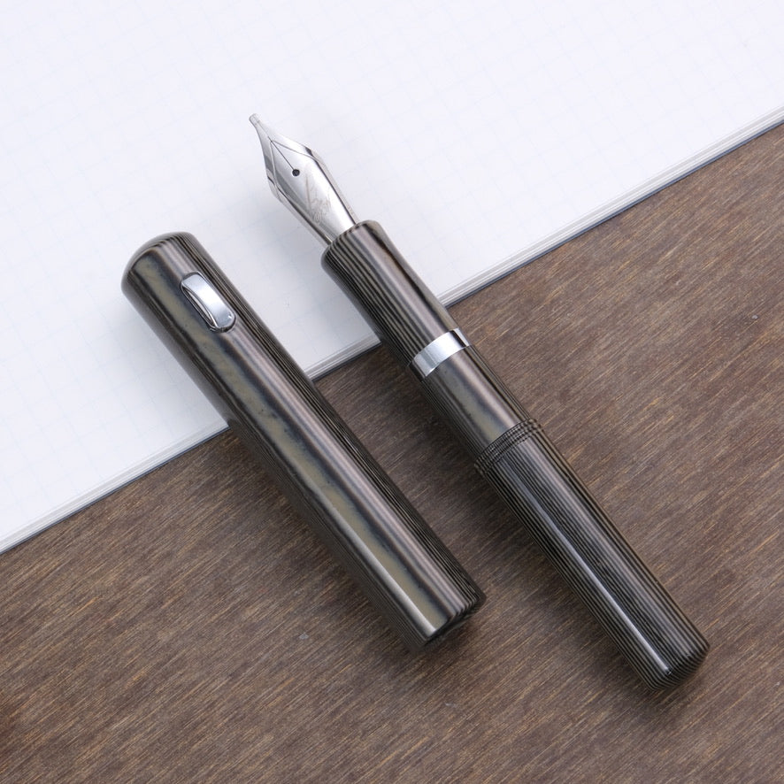 Fine Writing Int. Pencket Fountain Pen - Biotite – Muze Pens