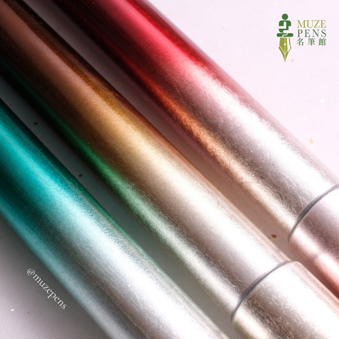 TACCIA Susogo Ginpaku Silver-Foil Urushi Fountain Pen - Kohaku-gyoku ...