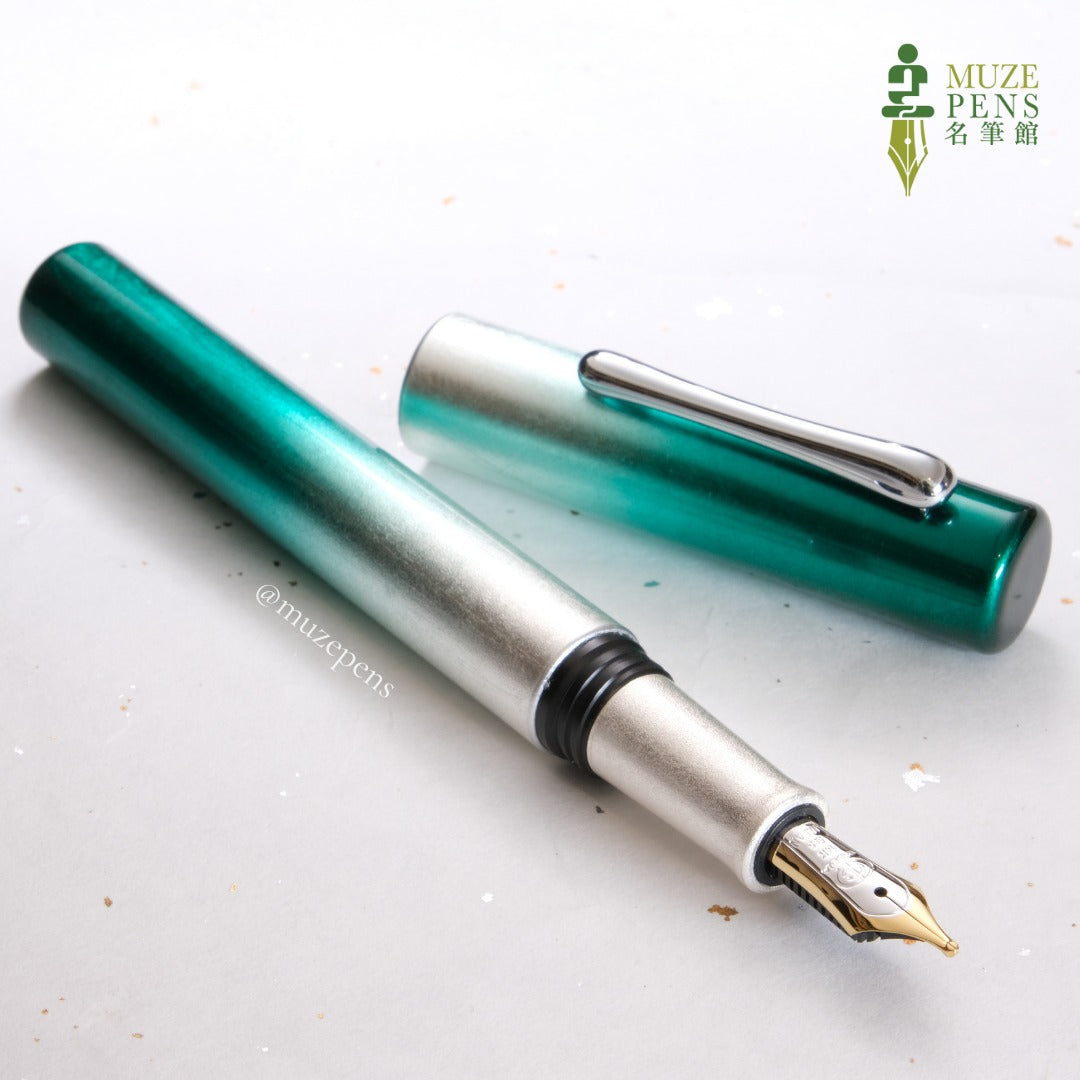 TACCIA Susogo Ginpaku Silver-Foil Urushi Fountain Pen - Sui-Gyoku (Jad ...